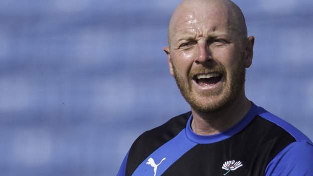 Andrew Gale: Yorkshire coach has county's backing despite tough season ...