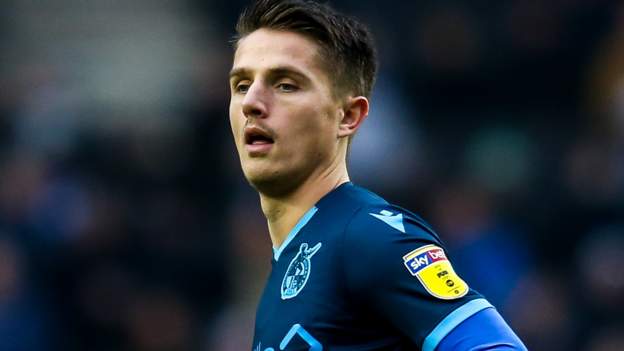 Tom Nichols: Cheltenham Town sign Bristol Rovers striker on loan - BBC ...