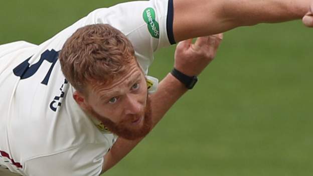 Ivan Thomas: Kent fast bowler faces absence after knee surgery - BBC Sport