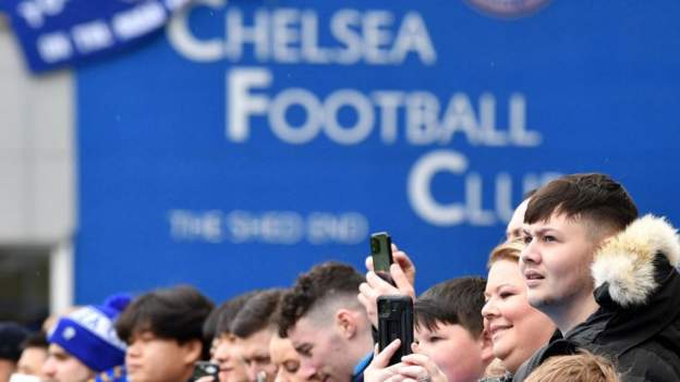 Chelsea fans face up to life after Roman Abramovich - BBC Sport
