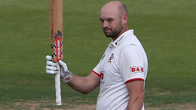 Nick Browne: Essex opener agrees two-year contract extension - BBC Sport