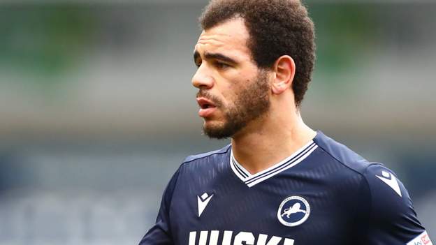 Mason Bennett: Millwall forward signs new contract - BBC Sport
