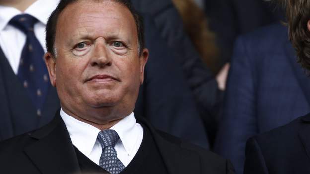 Bolton Wanderers owner agrees deal to sell club - BBC Sport