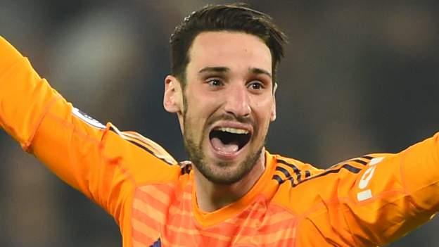 Sergio Rico: Paris St-Germain sign goalkeeper on season-long loan from ...