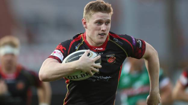 Dafydd Howells: Dragons wing Howells signs deal - BBC Sport