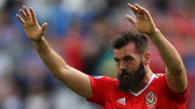 Euro 2016: Wales' Joe Ledley reveals how he got fit - BBC Sport