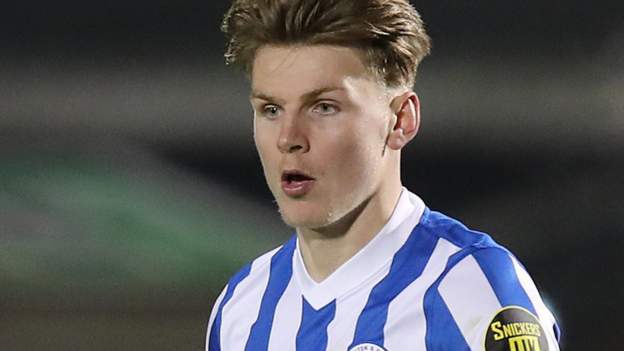 Ed Turns: Leyton Orient sign Brighton centre-back on loan - BBC Sport
