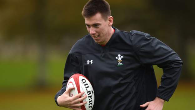 Adam Beard: New Ospreys deal for Wales international - BBC Sport