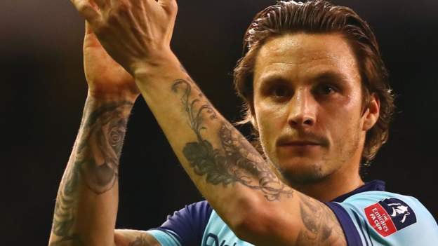 Sam Saunders: Wycombe Wanderers midfielder signs new one-year contract ...