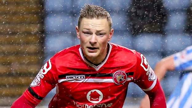 Sam Manton: Walsall midfielder joins Scunthorpe United - BBC Sport