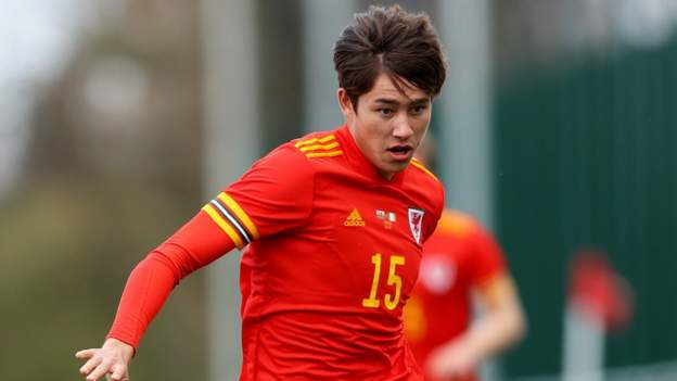 Rubin Colwill: Cardiff City youngster takes Wales call-up 'in his ...