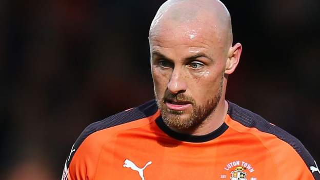 Southend United: Alan McCormack returns and Barnet striker Simeon ...