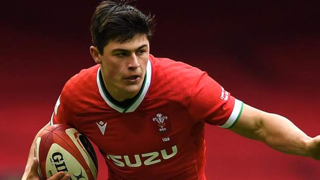 Louis Rees-Zammit: Wales wing has 'rugby brain' to go with pace, says ...
