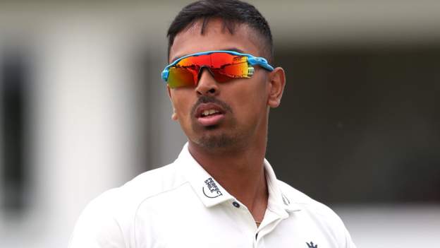 Thilan Walallawita: Middlesex spinner signs contract extension - BBC Sport