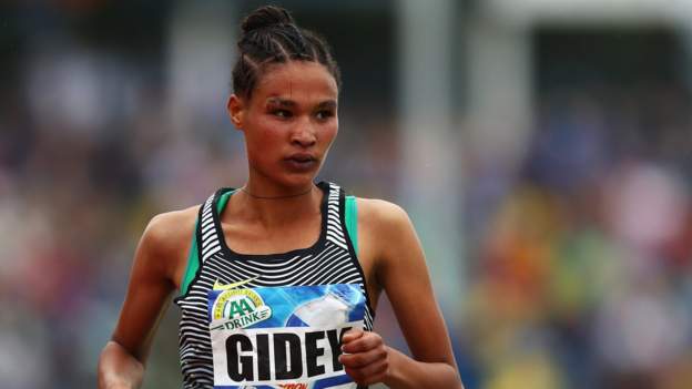 Letesenbet Gidey: Ethiopian smashes 15km world record in Seven Hills ...