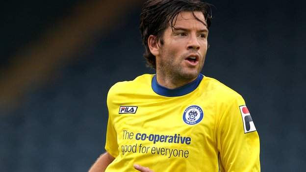 Brian Barry-Murphy: Rochdale player-coach signs new deal - BBC Sport