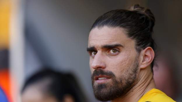 Ruben Neves: Wolves captain wants Champions League football - BBC Sport