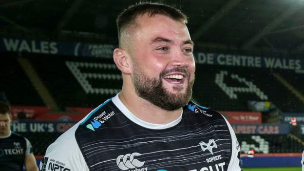 Ospreys hooker Sam Parry signs new contract until 2021 - BBC Sport