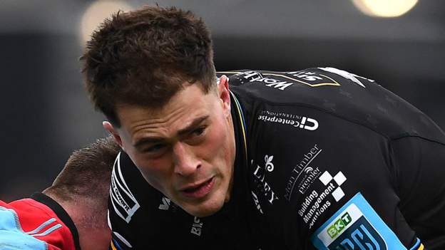 Jared and Ewan Rosser: Brothers sign new contracts with Dragons - BBC Sport