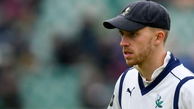 Ben Coad: Yorkshire seamer signs two-year contract extension - BBC Sport
