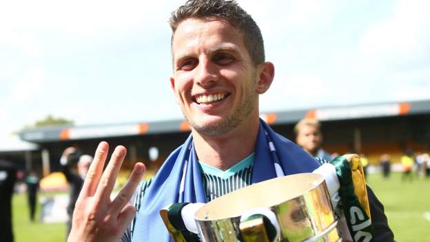 Jordan Houghton: Plymouth Argyle midfielder agrees new two-year ...