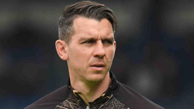 Matt Bloomfield: Wycombe Wanderers appoint Colchester United boss as ...