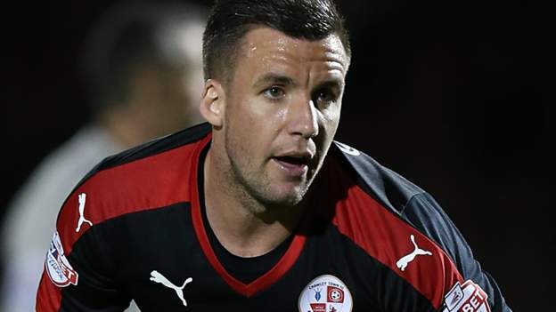 Jimmy Smith: Crawley Town midfielder signs new one-year deal - BBC Sport