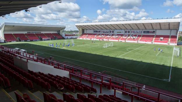 Clyde agree new Broadwood Stadium lease but still examine alternatives ...