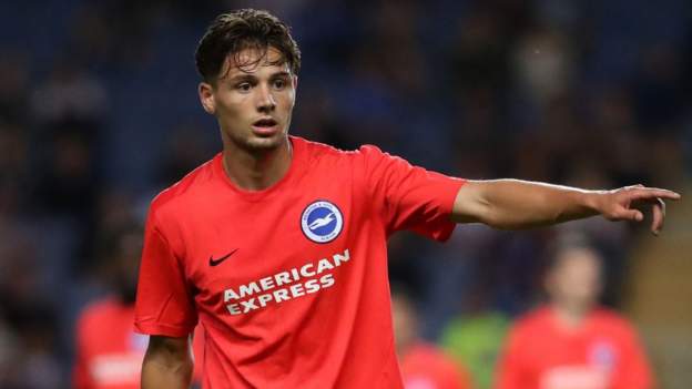 Rob Hunt: Brighton defender signs new deal until 2018 - BBC Sport