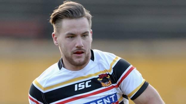 Jamie Foster: Huddersfield Giants take winger on trial - BBC Sport