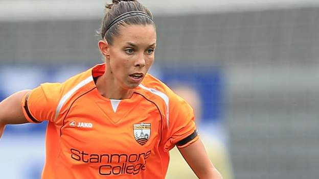 Deanna Cooper: Chelsea Ladies sign defender from London Bees - BBC Sport