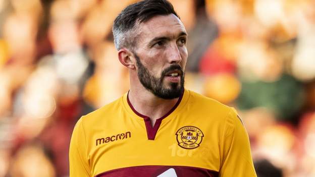 Motherwell: Ryan Bowman out for six weeks - BBC Sport