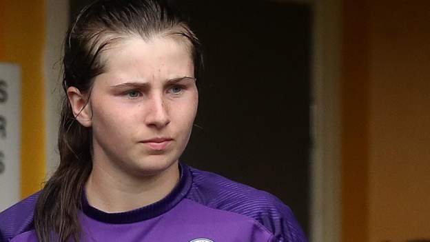 Emma Bissell: Bristol City sign Manchester City midfielder - BBC Sport