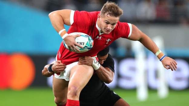 Hallam Amos: Wales add Cardiff Blues back to Six Nations squad - BBC Sport