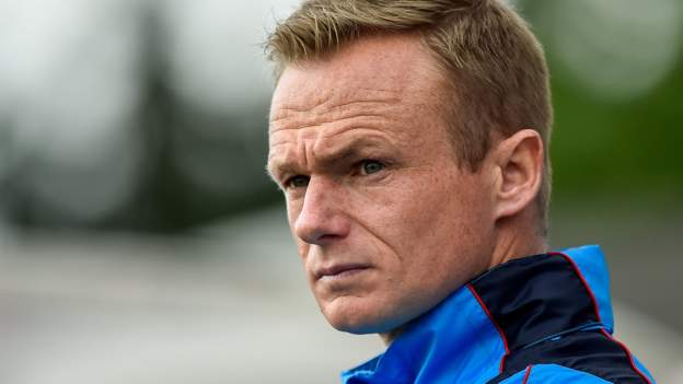 Wrexham boss Dean Keates hopeful of striker signing - BBC Sport