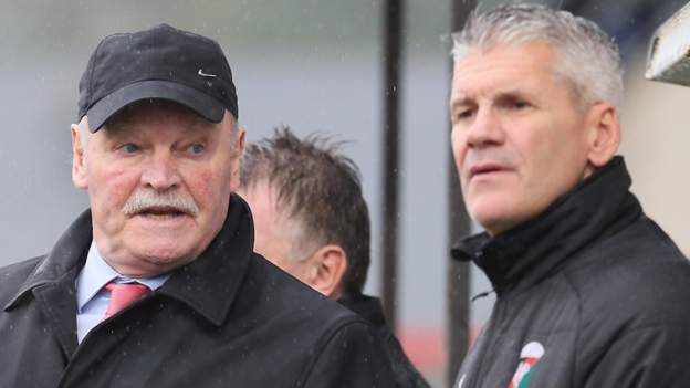 Ronnie McFall resigns as Glentoran manager with Gary Smyth taking over ...