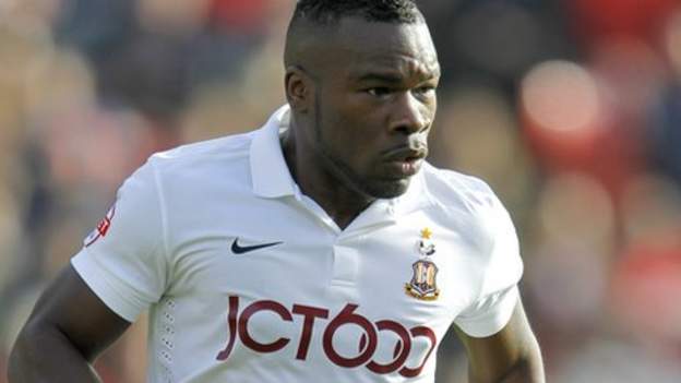 Aaron Mclean: Barnet sign striker after Bradford City exit - BBC Sport