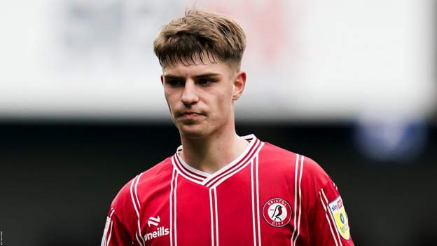 Alex Scott: Teenage midfielder will play for England, boss Nigel ...