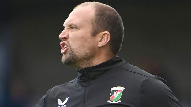 Warren Feeney: Glentoran manager laments decision making in Carrick ...