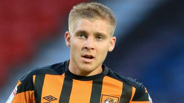 Daniel Batty: Halifax Town sign Hull City midfielder on loan - BBC Sport