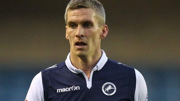 Steve Morison: Millwall striker signs new contract - BBC Sport
