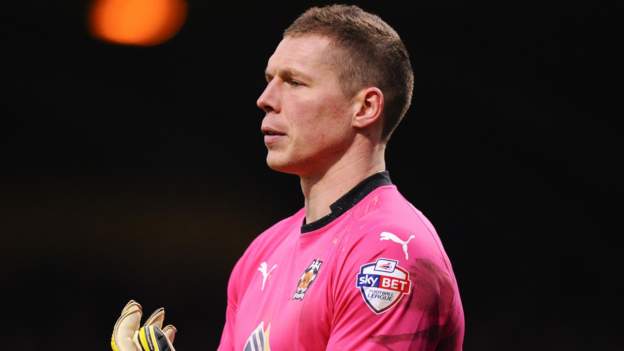 Cambridge United: Chris Dunn out with groin injury - BBC Sport