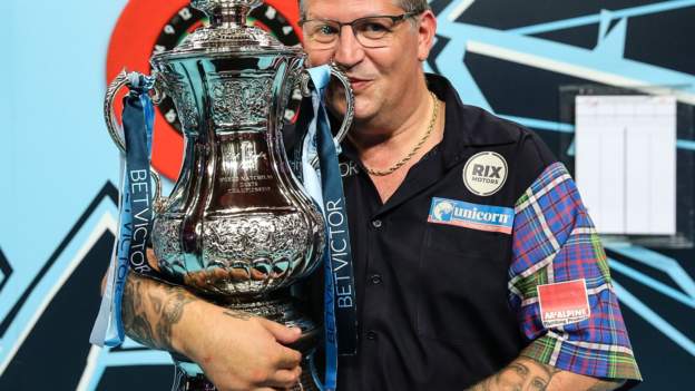 World Matchplay: Gary Anderson wins to complete 'triple crown' of darts ...