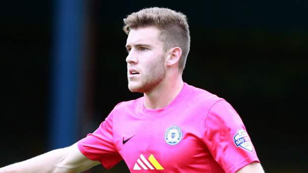 Callum Elder: Brentford sign Leicester City defender on loan - BBC Sport