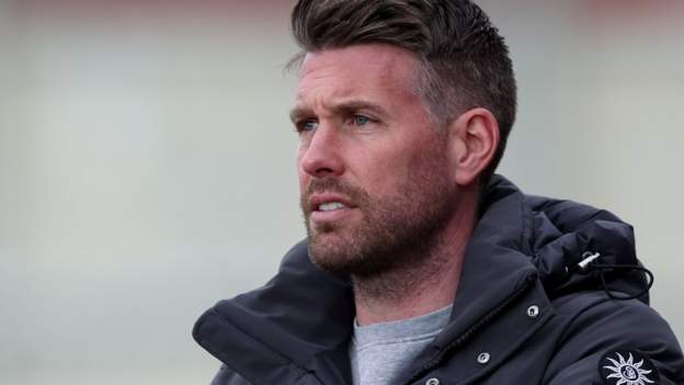 Rob Edwards: Forest Green manager wants side to erase pressure - BBC Sport