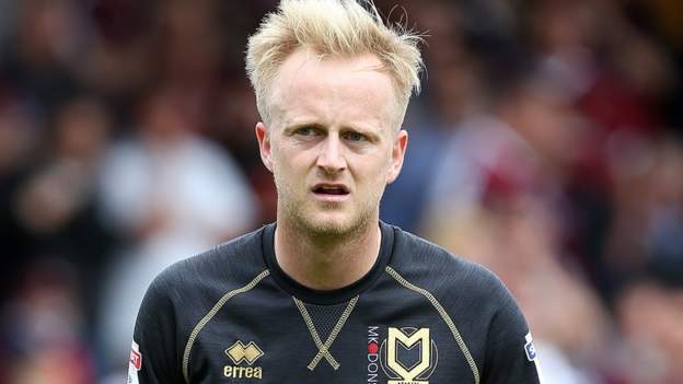 Ben Reeves: Charlton Athletic sign former MK Dons midfielder - BBC Sport