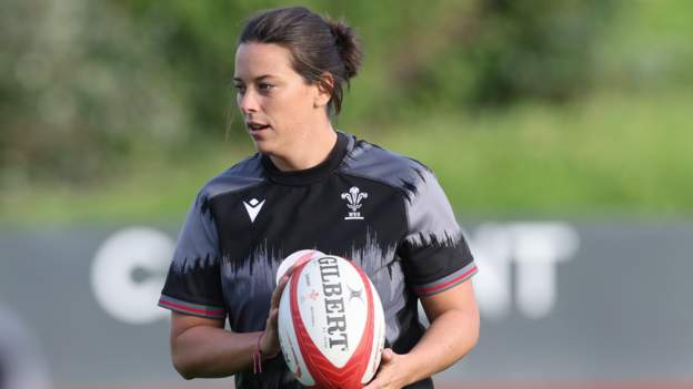 Sioned Harries: Wales great hopeful of playing club rugby again - BBC Sport