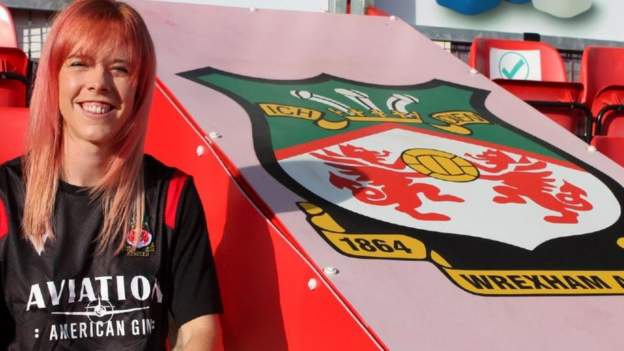 Mari Edwards leaves as Wrexham Women manager after three months - BBC Sport