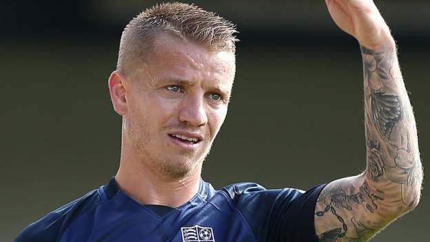 Jason Demetriou: Southend United defender signs new contract - BBC Sport