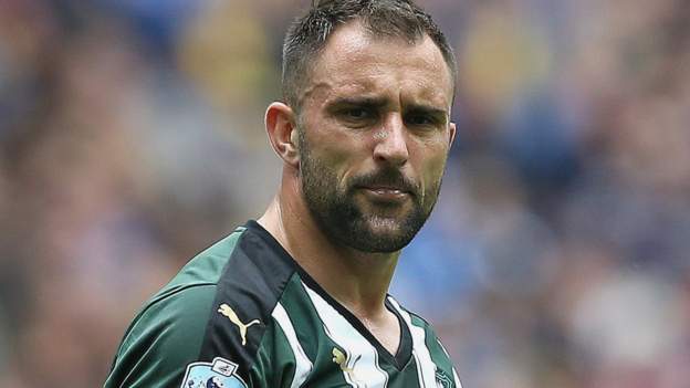 Peter Hartley: Bristol Rovers sign Plymouth Argyle defender - BBC Sport